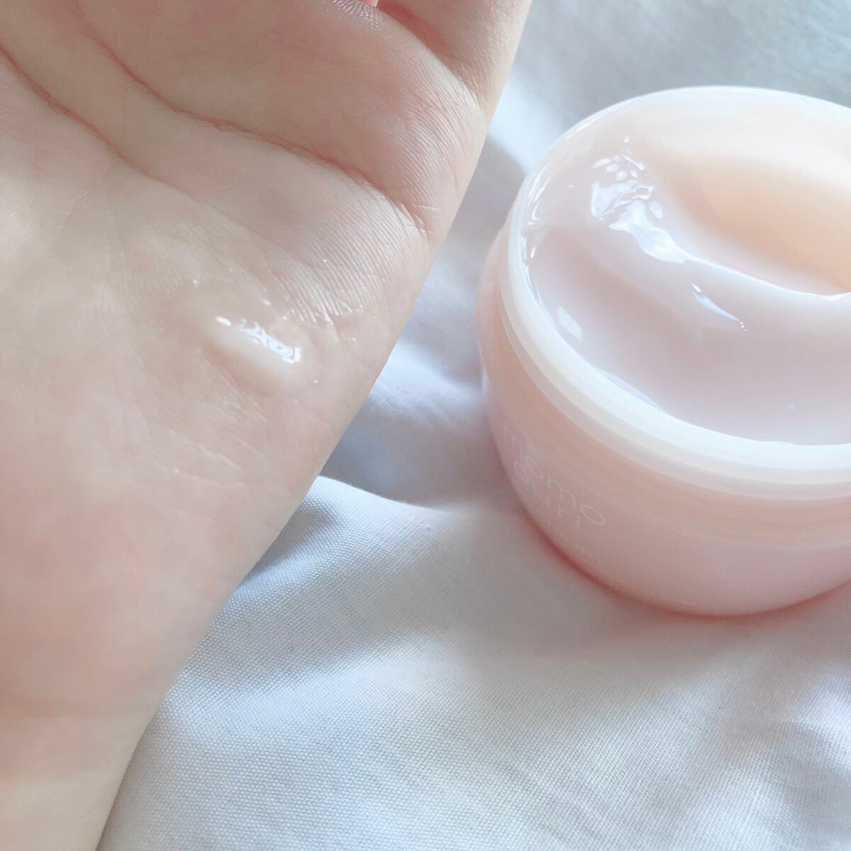 潤いジェルクリーム|ももぷりの口コミ 美容液inジェルクリーム。塗る乳酸菌と桃セラミド配合🍑 By ぬくれお Lips
