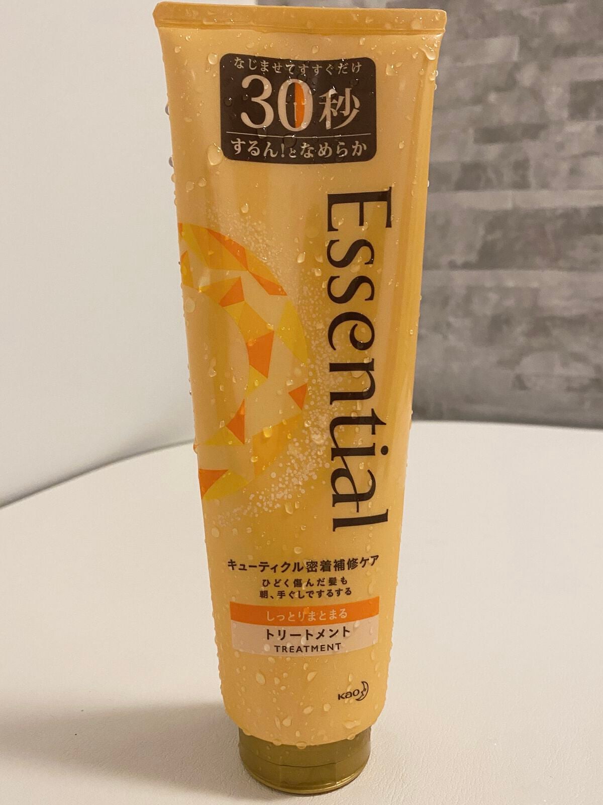 しっとりまとまる トリートメント|エッセンシャルの効果に関する口コミ「質の良い髪を目指して!lipsで購入 」 By みさきち脂性肌