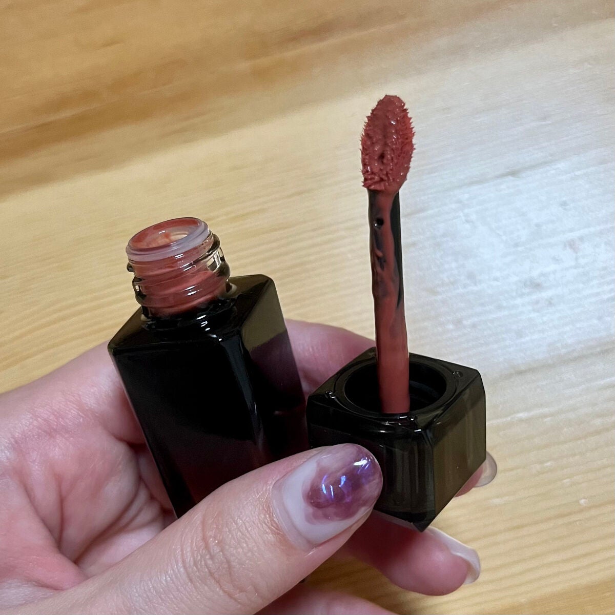 センシュアル フィッティング グロウ ティント|heraの人気色を比較 Hera センシュアル フィッティング グロウ ティント By