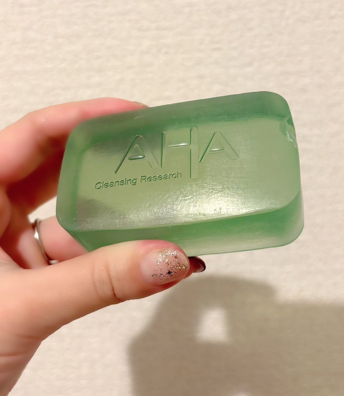 ソープ Aha&ピール|クレンジングリサーチの口コミ 石鹸タイプのやつか〜、置く用のケースもない By もちもちびーばー Lips