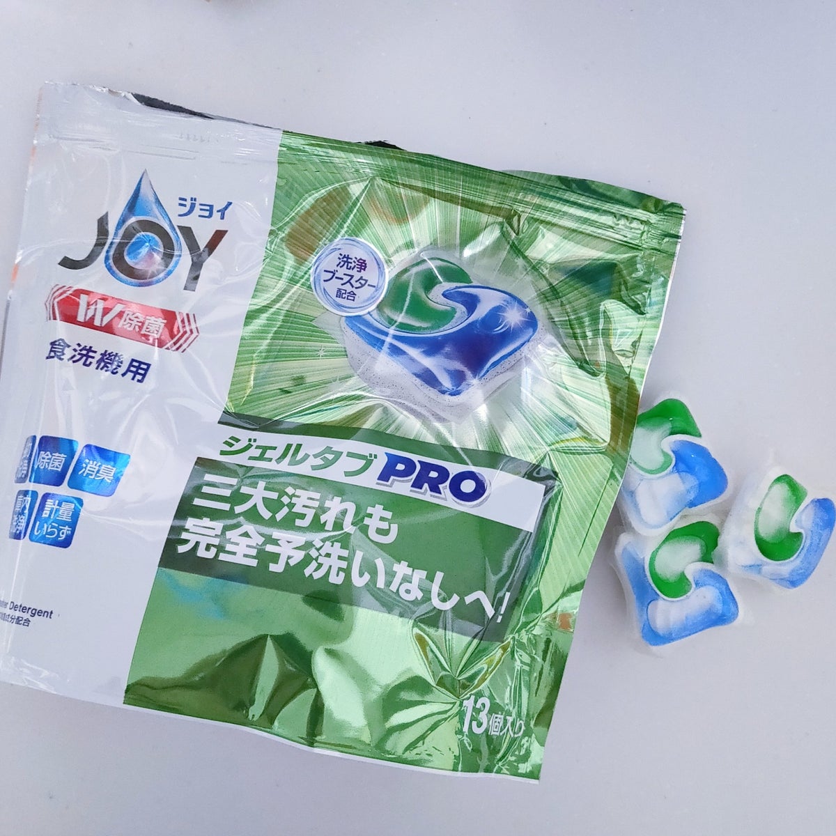 ジョイ ジェルタブpro|joyの使い方を徹底解説 こちらの洗剤は洗浄ブースター配合で汚れを細かく分解し、浮かして、一気に落としきるそう