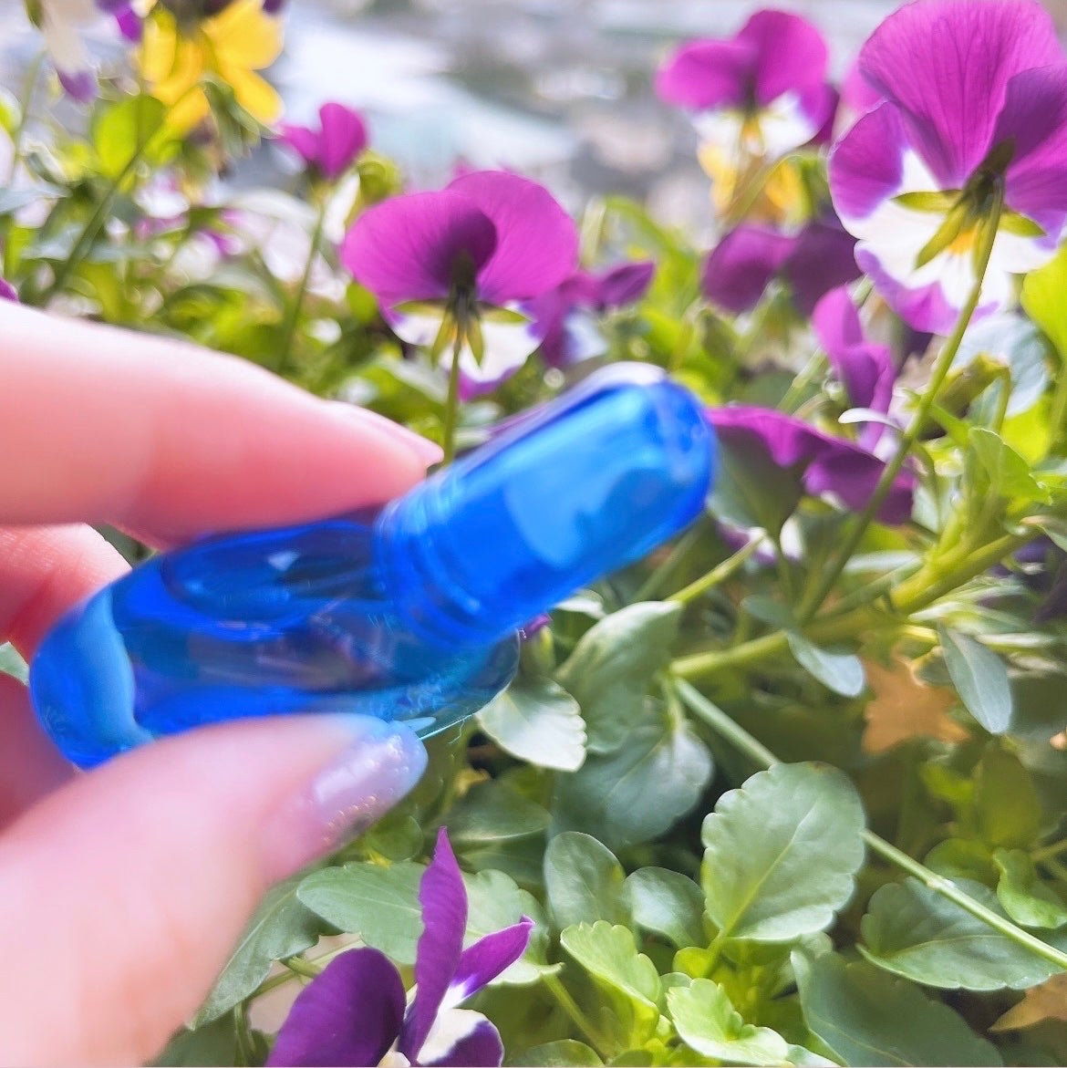 【限定コスメ】ロートジー プロ医薬品|ロート製薬の口コミ 可愛いくて毎日、使ってる! ベランダのパンジー🌸と撮ってみた。 By フォロ