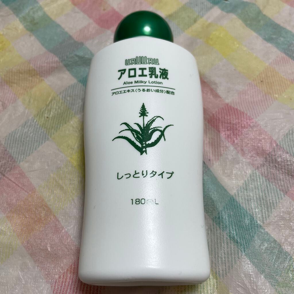 アロエ乳液|daisoの口コミ 超優秀!100均で買えるおすすめ乳液!体の乾燥対策!最近ボディミルクの代わりにつけてる乳液です。 By