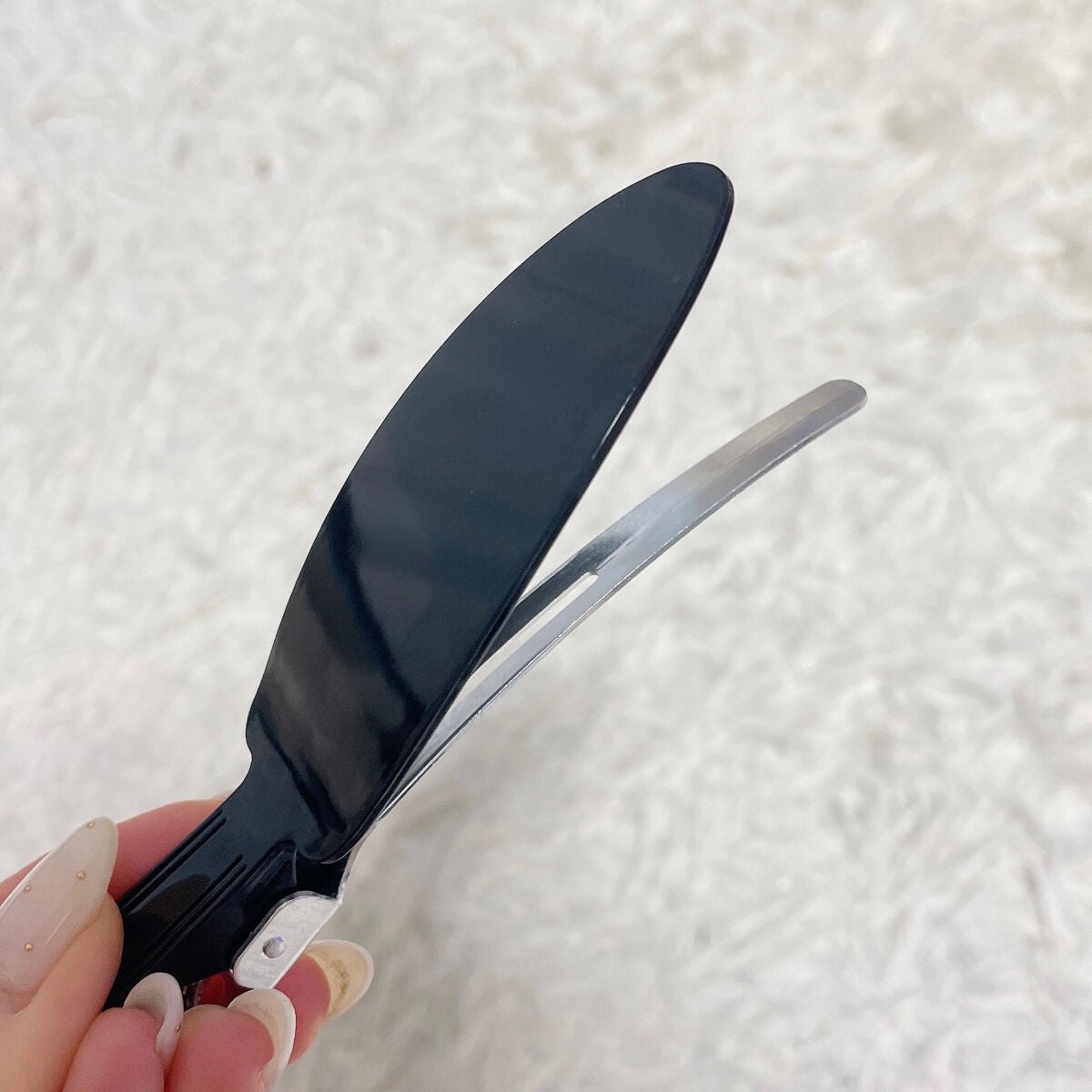 前髪クリップ|セリアの口コミ 超優秀!100均で買えるおすすめヘアケアグッズ!【daiso】大きめサイズの前髪クリップ By