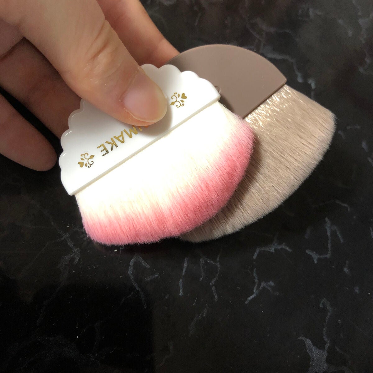 【キャンメイクのメイクブラシを徹底比較】マシュマロフィニッシュフェイスブラシ他、1商品を比べてみました! キャンメイク マシュマロ
