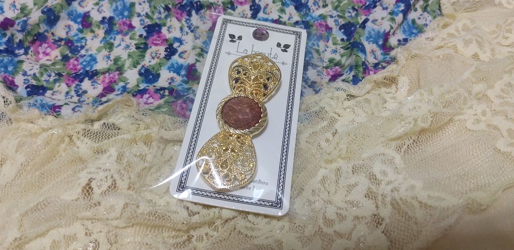 キャンドゥ購入品😄💞|キャンドゥの口コミ 超優秀!100均で買えるおすすめコスメ!キャンドゥ ビジュー付メタルレースクリップ By
