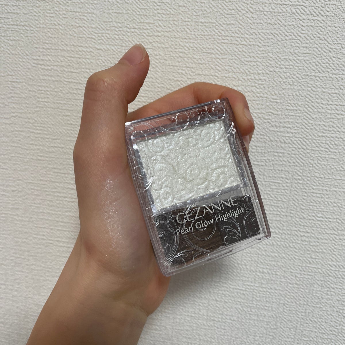 パールグロウハイライト|cezanneの使い方を徹底解説 ブルベにおすすめのハイライト!【使った商品】cezanneパールグロウハイライト