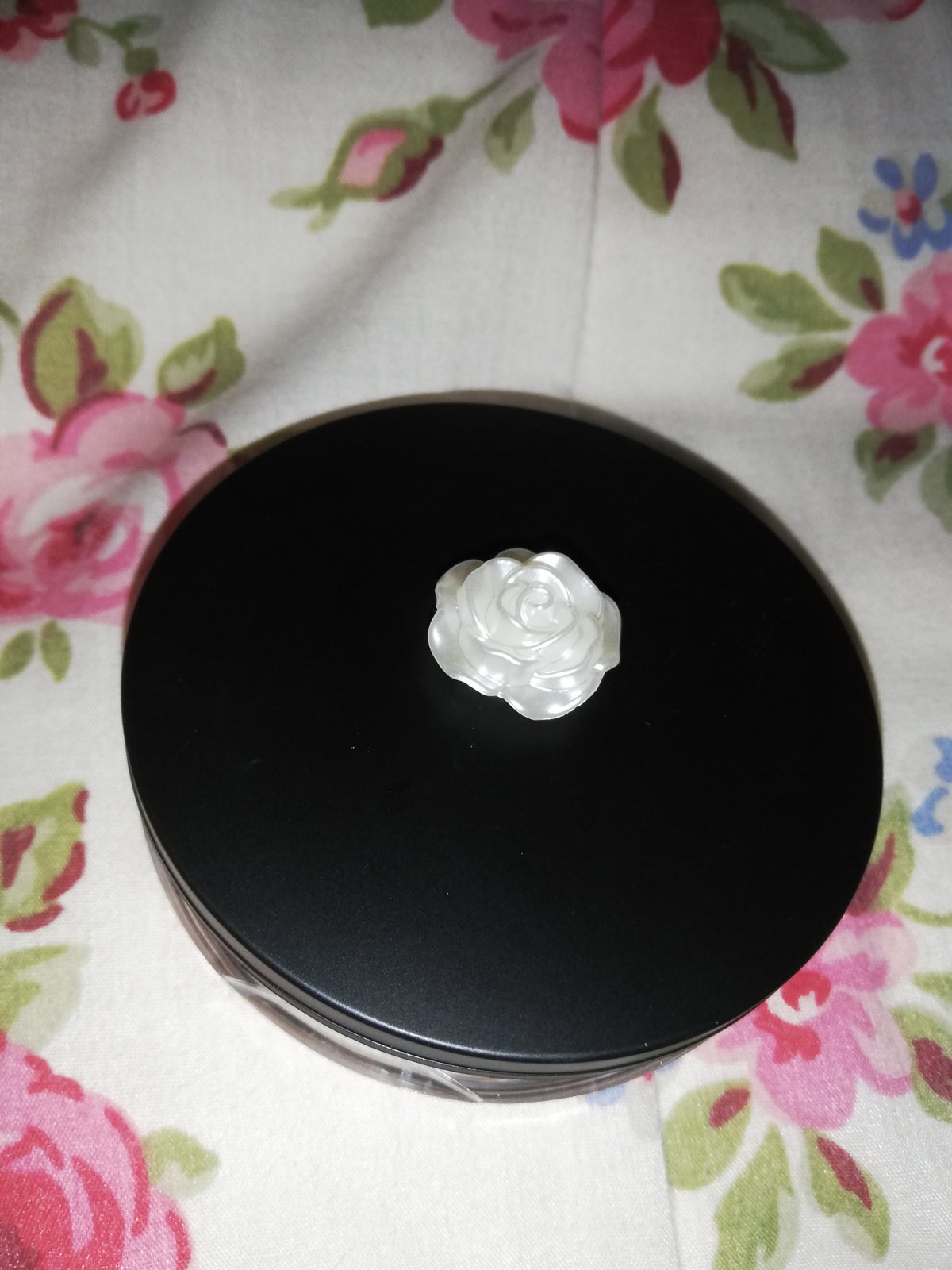 スポンジ付きチーク容器|daisoの口コミ ポンポンの容器を分解して綺麗に洗って By Miya脂性肌40代前半 Lips