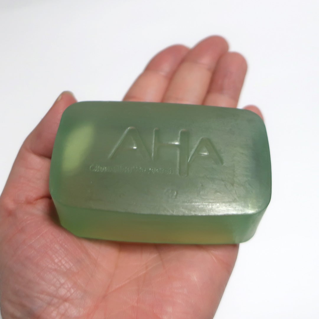 ソープ Aha&ピール|クレンジングリサーチの口コミ 乾燥肌におすすめの洗顔石鹸!aha1配合の角質ピーリング石鹸2で、3種のaha