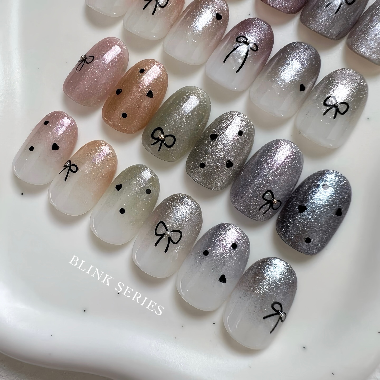 バレンタインネイルのネイルデザイン - @tominail.japan 1/15まで廃盤カラーSALE📣 by naomi() | LIPS