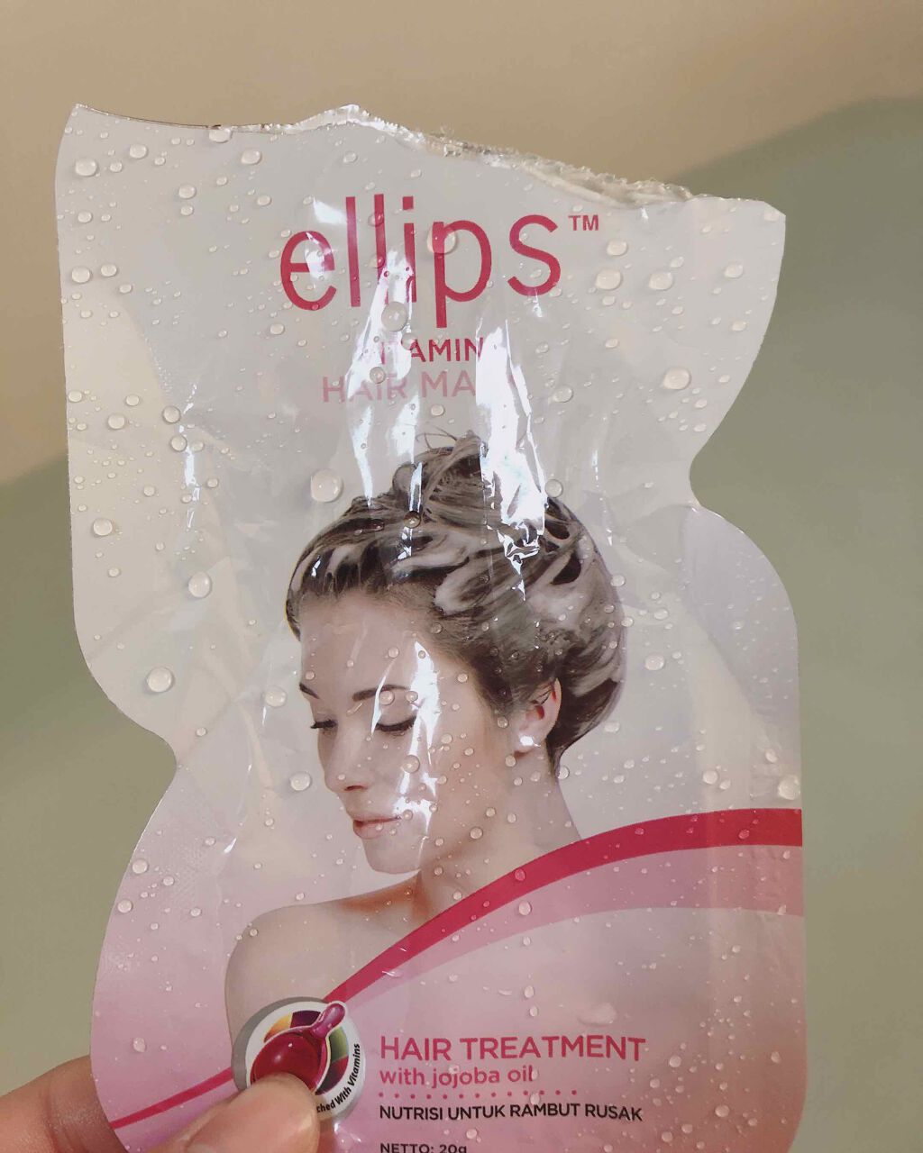 ヘアーマスク【トリートメント】|ellipsの使い方を徹底解説「elips ヘアマスク キャンドゥにて110円で購入致しました。 」 By