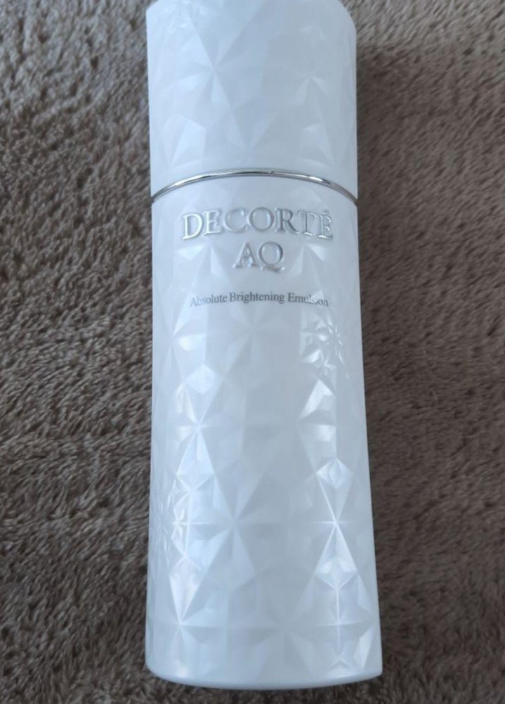 【試してみた】AQ アブソリュート エマルジョン ブライト DECORTÉの効果・肌質別の口コミ・レビュー | LIPS