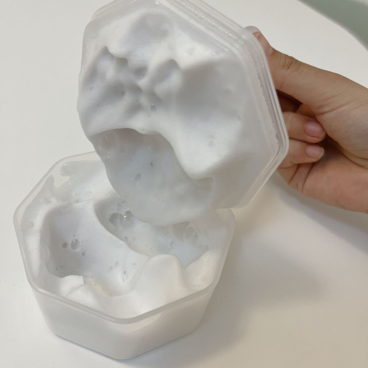 もちふわホイッパー|セリアの使い方を徹底解説 超優秀!100均で買えるおすすめスキンケアグッズ!セリア もちふわホイッパー 価格 110円