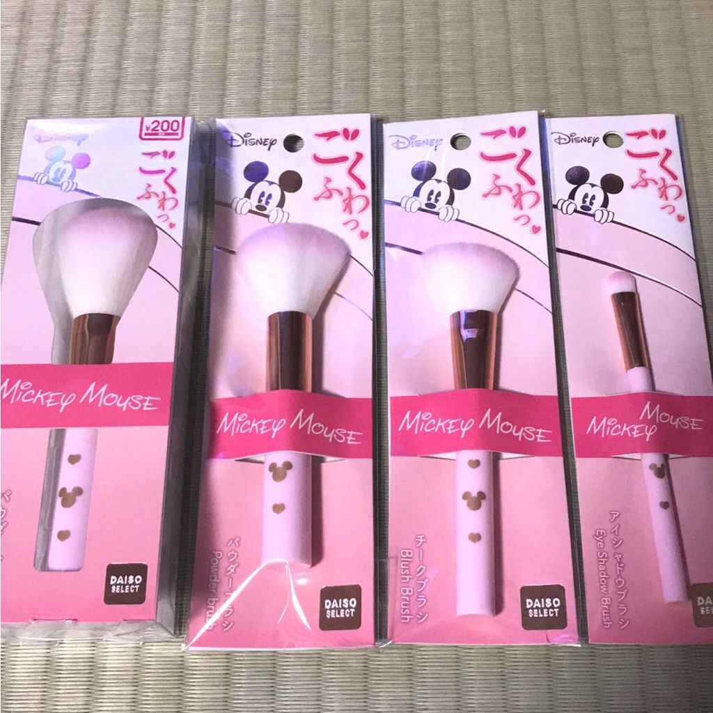 春姫 ファンデーションブラシ|daisoの口コミ「超優秀!100均で買えるおすすめメイクブラシ!あまりキャラ物好きじゃ」 By しーちゃん