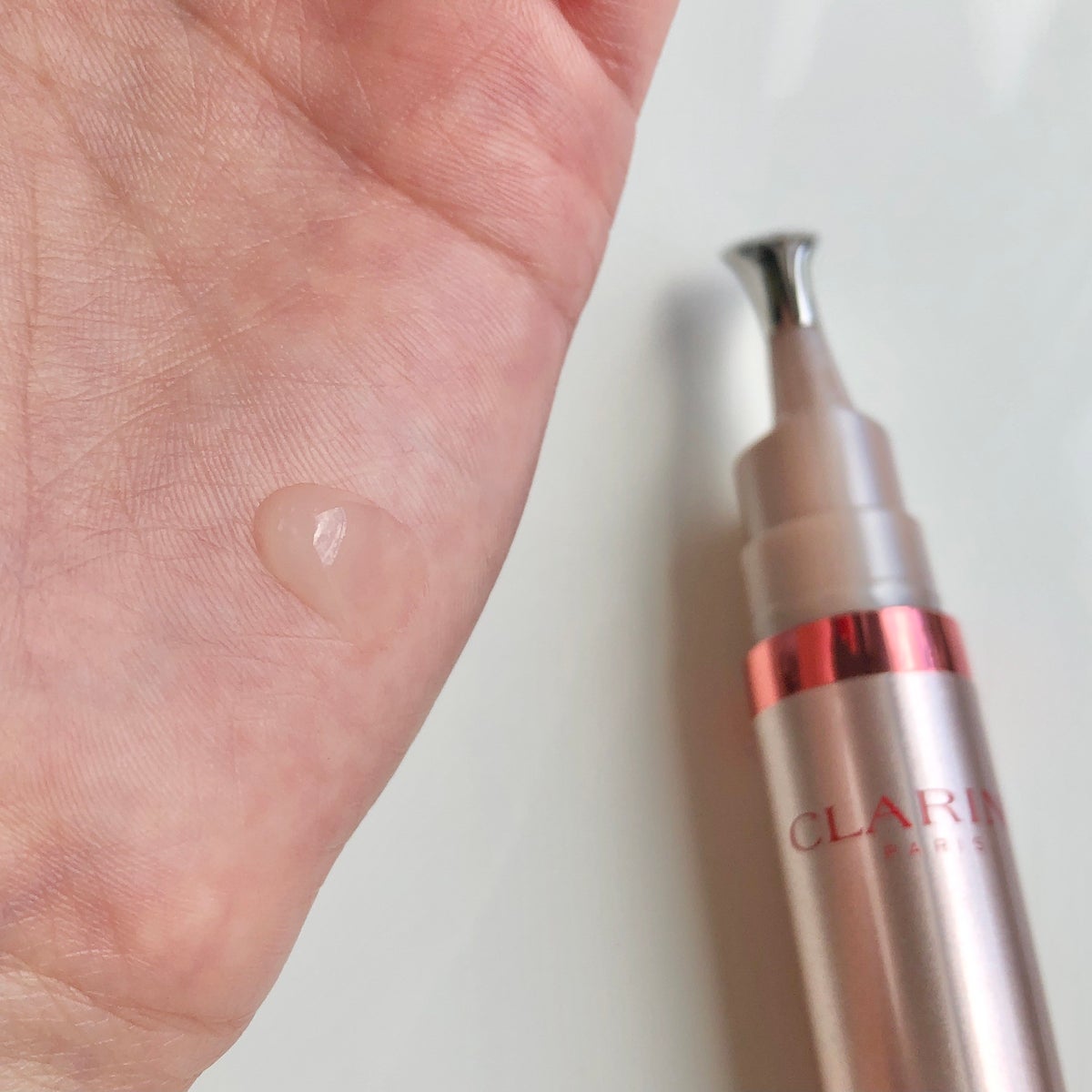 グラン アイ セラム V|clarinsの口コミ エイジングケアにおすすめのアイケア・アイクリーム!clarins グラン アイ セラム