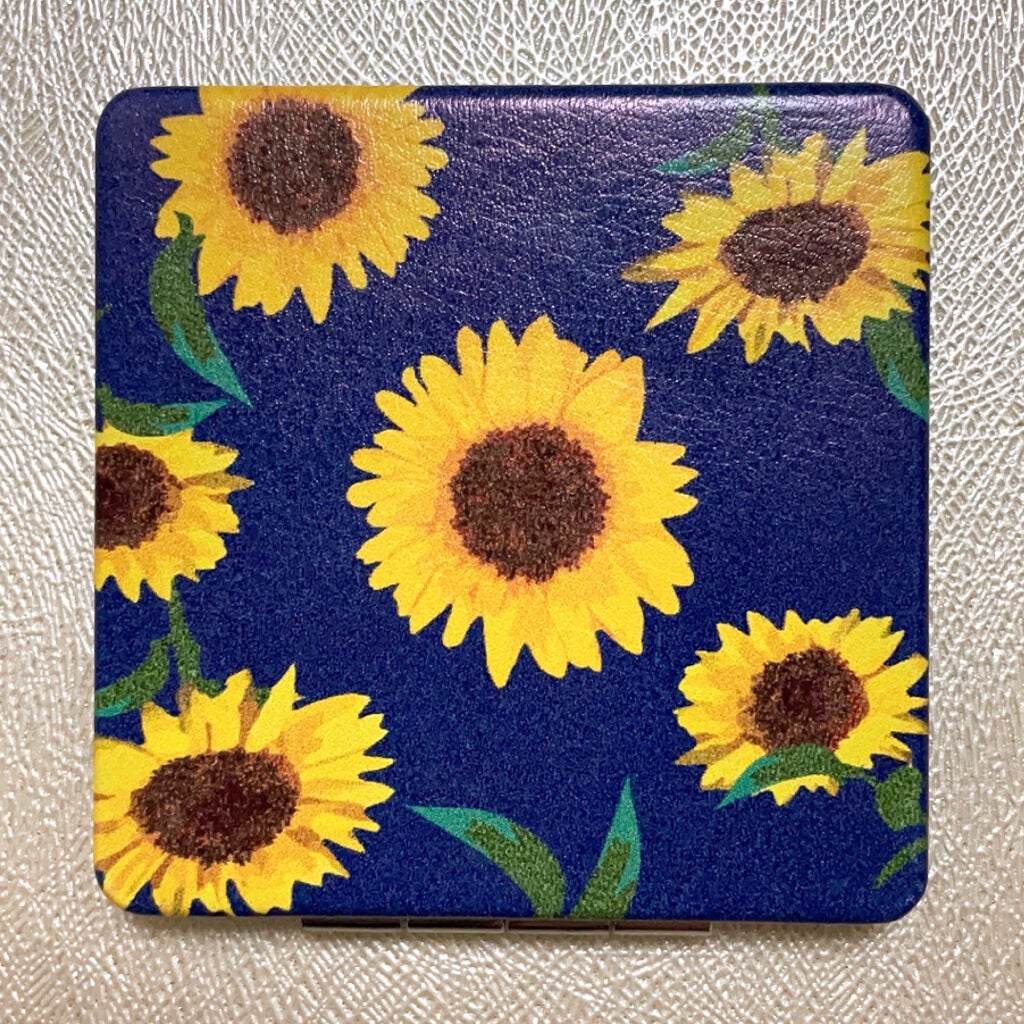 コンパクトミラー|daisoの辛口レビュー 【100円🌻拡大鏡&1倍鏡】 Daisoで見つけたコンパクトミラー By Yuki敏感肌