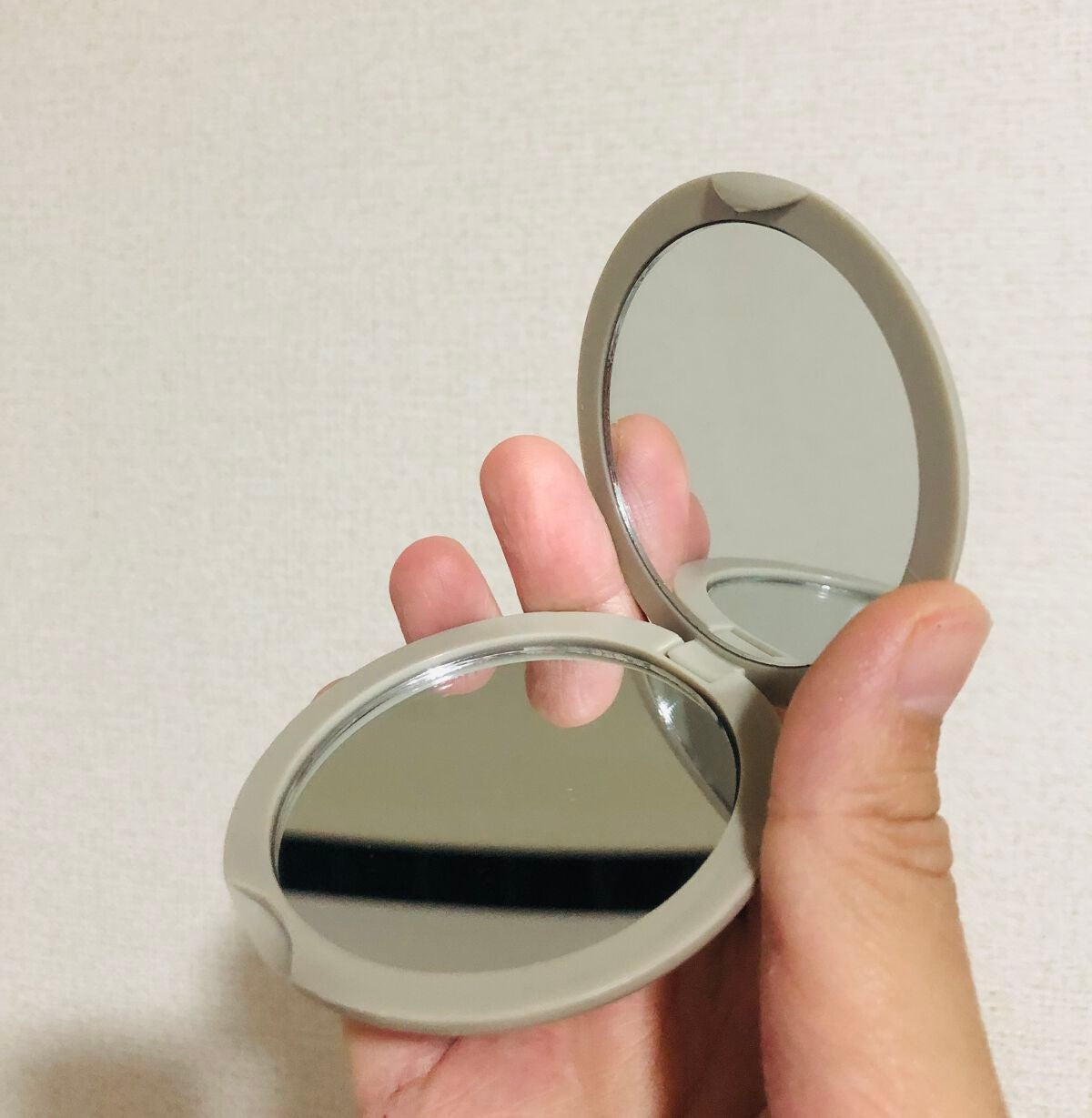 ミラー |daisoの口コミ 超優秀!100均で買えるおすすめコスメ!daiso ミラー。税込110円。もちまるコラボ🐱 By あまてら