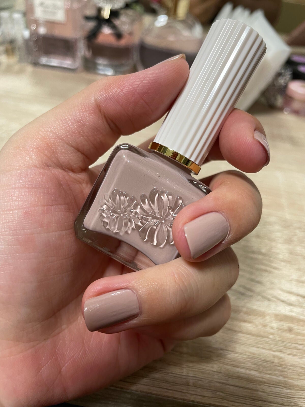 ネイルカラー 13 すずめの羽|paul And Joe Beauteの口コミ「こんにちは、みくです♡ 本日のネイルのご紹介♡ 」 By みく