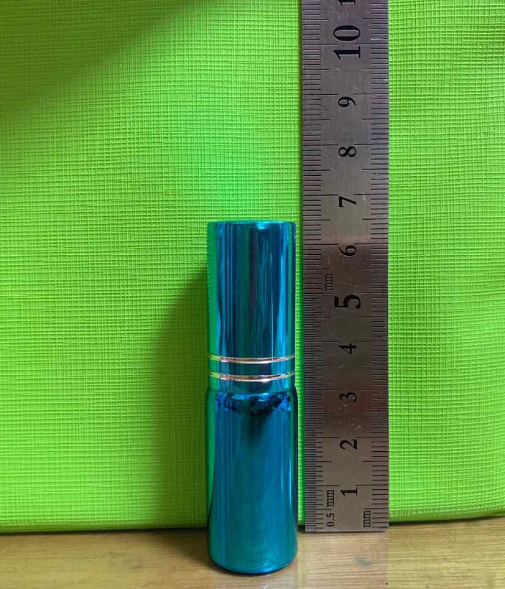 【限定コスメ】メタリック ガラスアトマイザー|キャンドゥの口コミ 超優秀!100均で買えるおすすめコスメ!メタリック ガラスアトマイザー