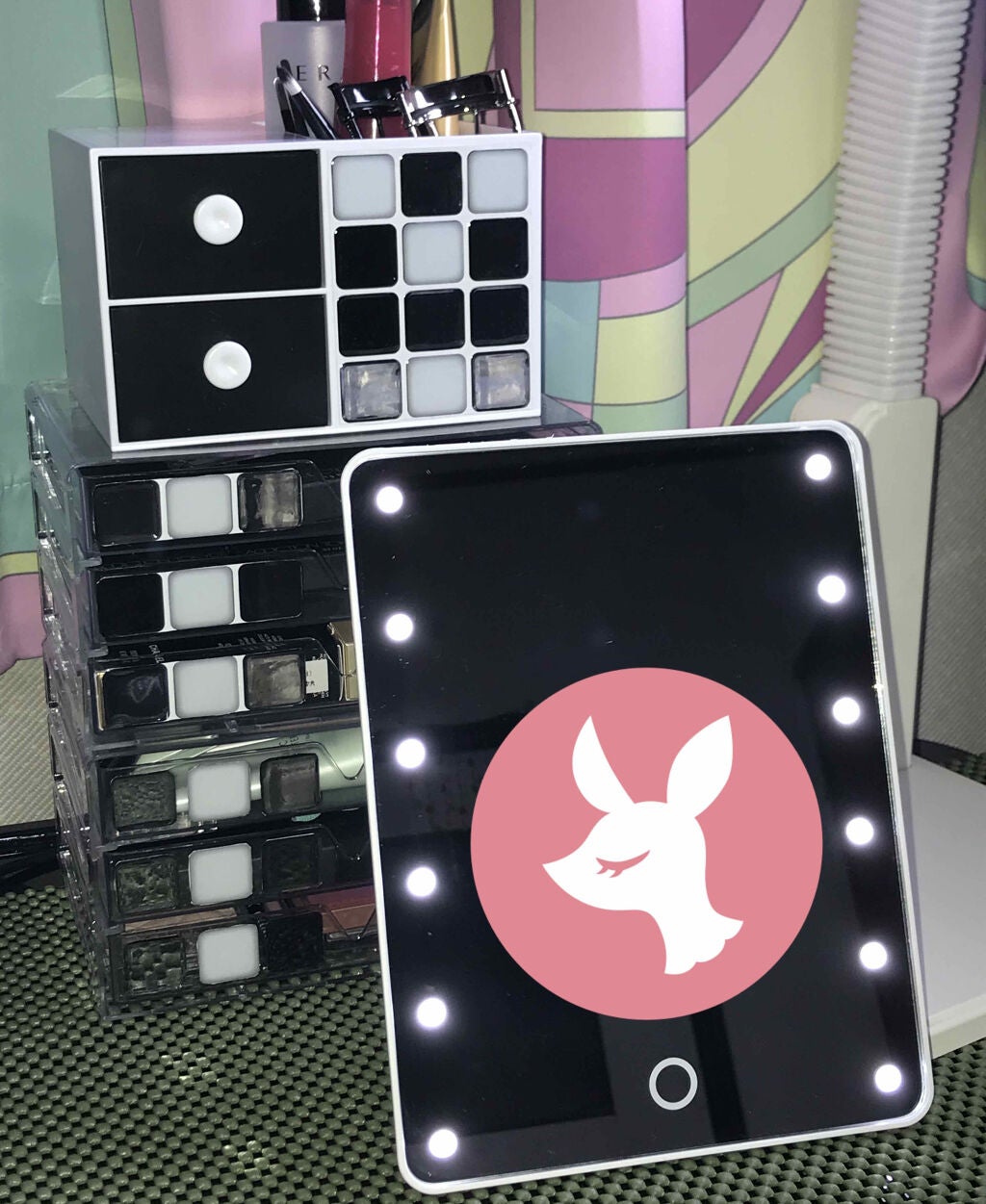 Led付ミラースタンドタイプ|daisoの口コミ 超優秀!100均で買えるおすすめ化粧小物!ダイソーの女優ミラーやっとこgetしました