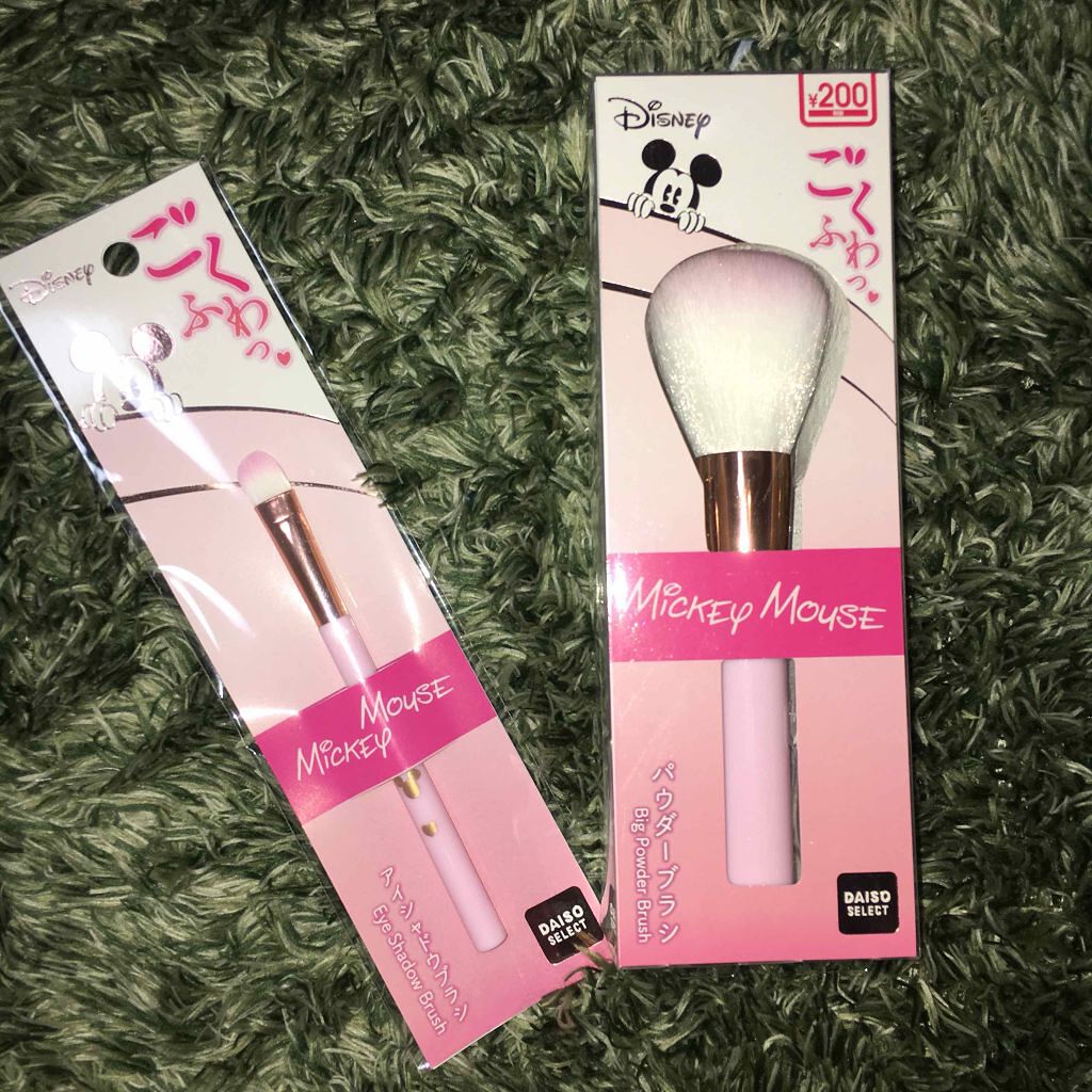 Daisoのメイクブラシ 春姫 ファンデーションブラシ&春姫 アイシャドウブラシを使った口コミ「ダイソー 春姫ブラシ ディズニーコラボ