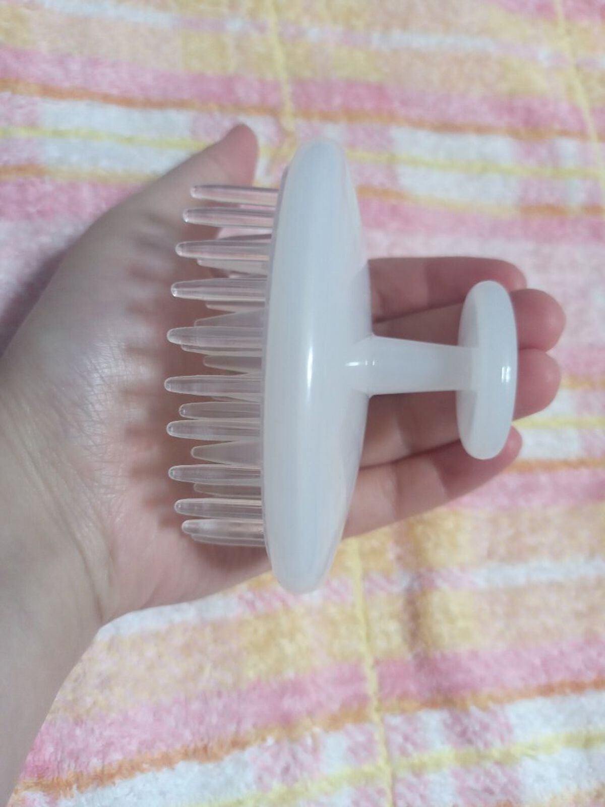 シャンプーマッサージャー|セリアの口コミ 梅雨のヘアケア 私のメイク必需品 コスメ購入品 ヘアケア購入品 By Hitomimmm