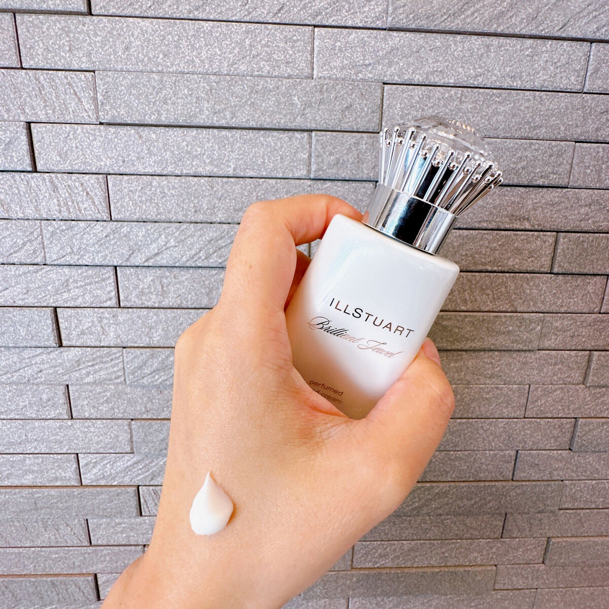 ブリリアントジュエル パフュームド ハンドクリーム|jill Stuartの口コミ Jill Stuart ブリリアントジュエル パフ