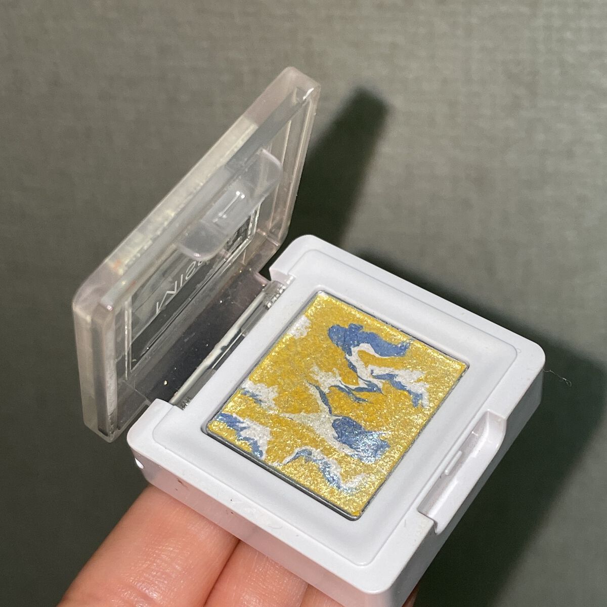 グリッタープリズム シャドウ マーブル|misshaの口コミ マーブル状になってるのが とても可愛くて惹かれました By テテ敏感肌