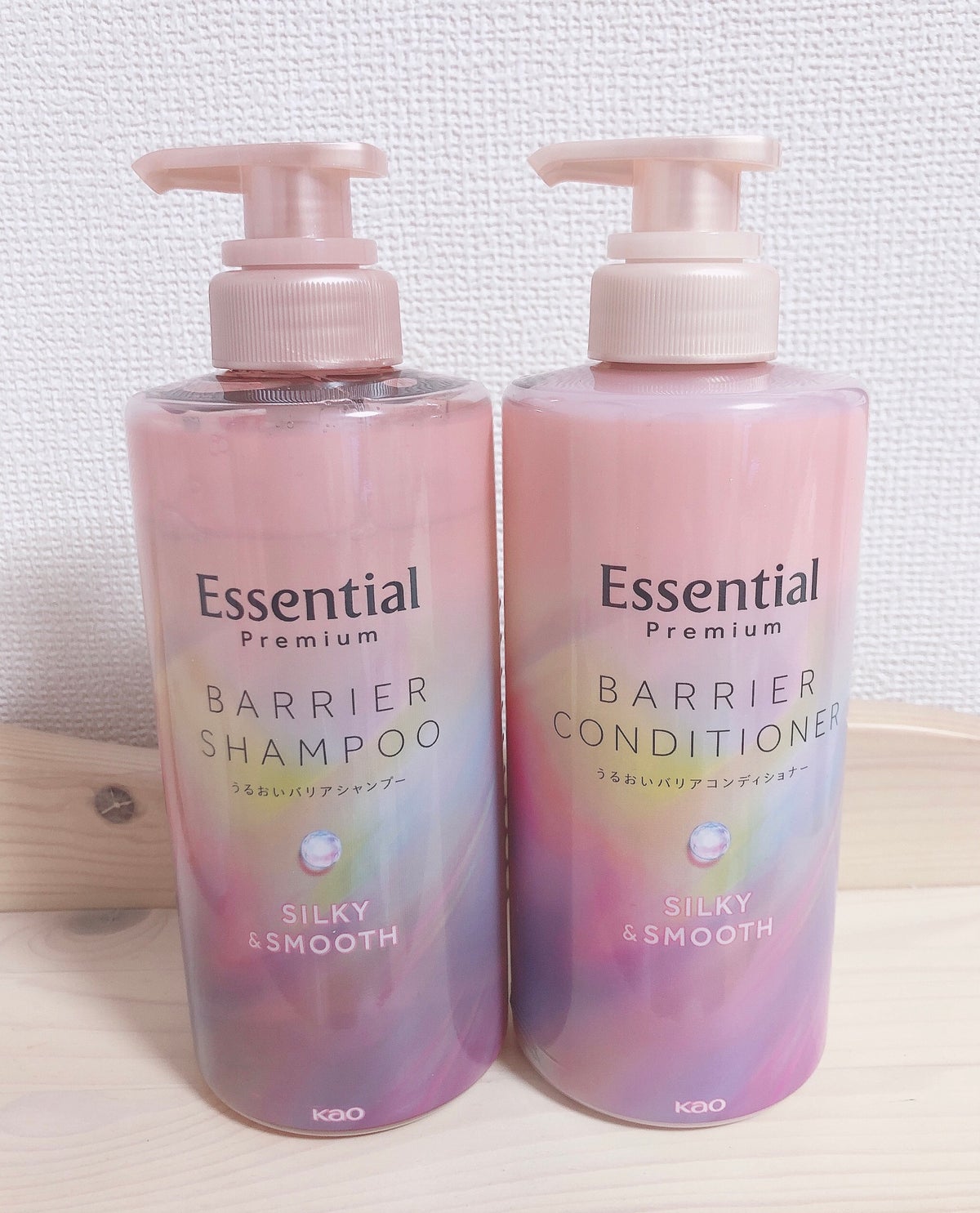 Pink On Lips 「🌈エッセンシャル プレミアム バリアシャンプー・コンディショナー シルキー&スムース🌈 」 Lips