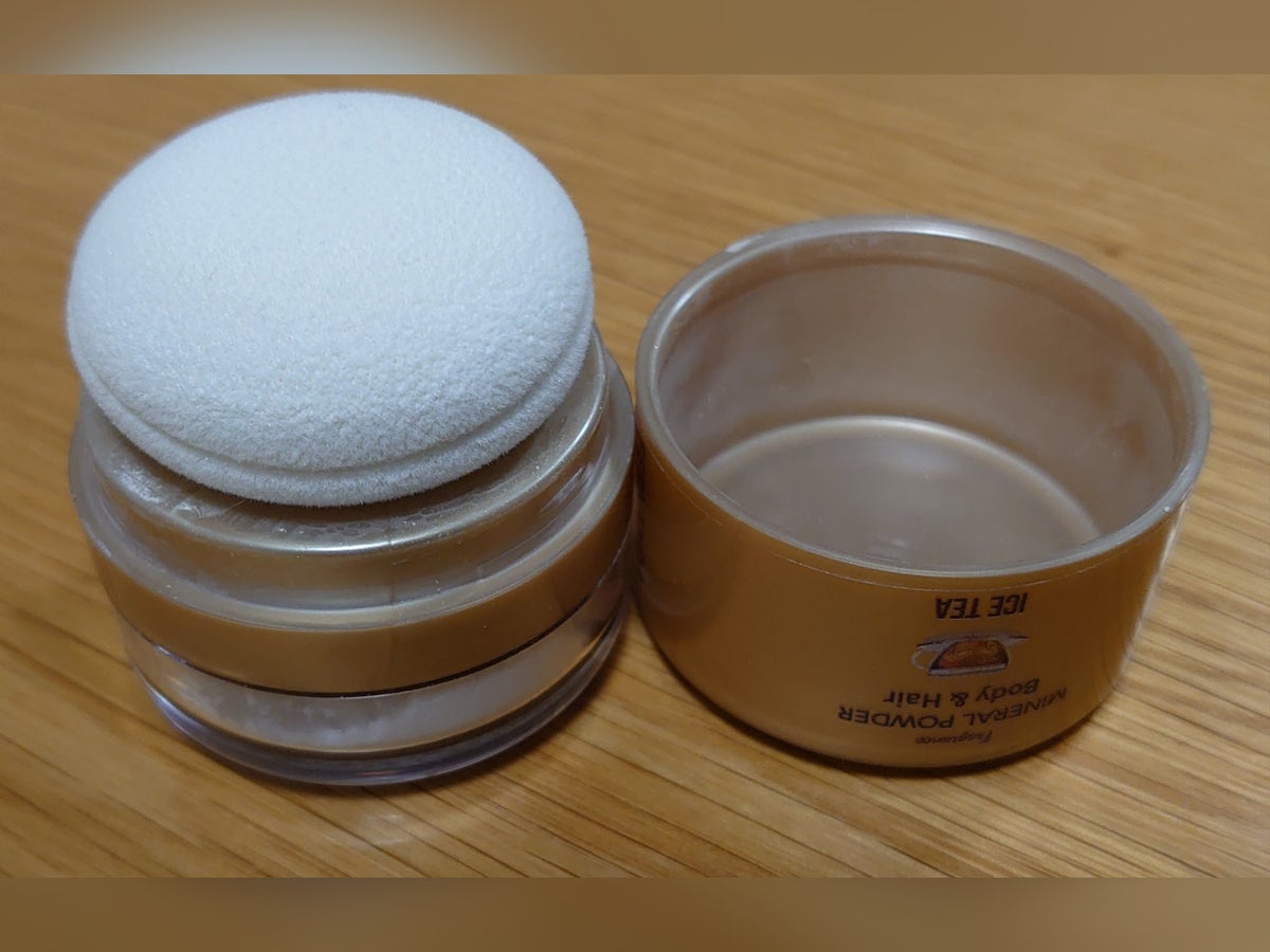 フレグランスミネラルパウダーボディandヘア(アイスティー)|フェルナンダの使い方を徹底解説 【使った商品】 フェルナンダ フレグランス