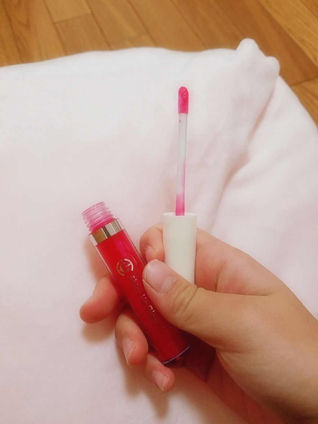 Shiny Lip Gloss|daisoの口コミ 超優秀!100均で買えるおすすめリップグロス!これはモテる 女子必見!! By