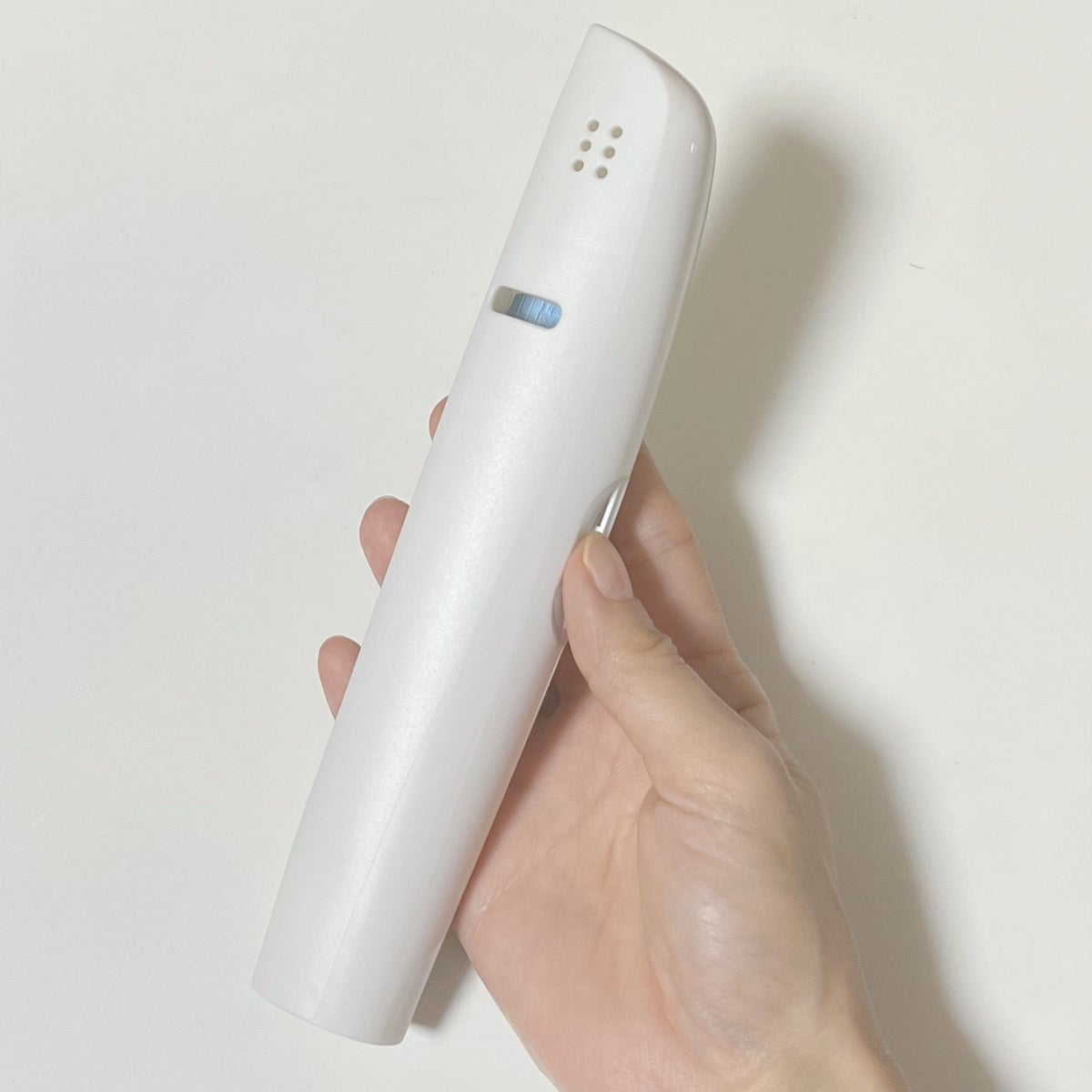 オーラツーミー ポータブル|オーラツーの口コミ 持ち運びしやすいコンパクトサイズで、中身が見えないスタイリッシュなデザインになっています