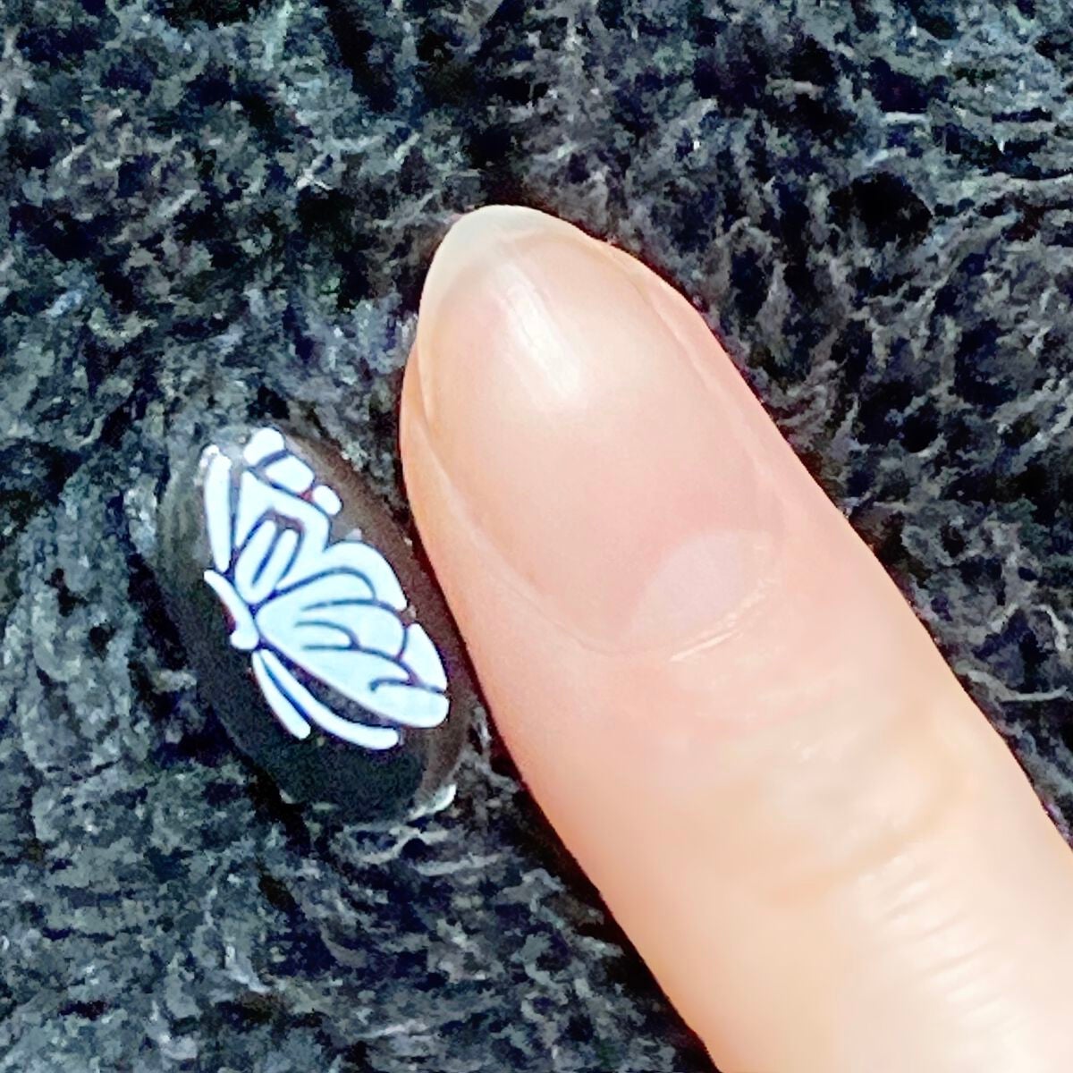 キャンドゥ・sheinのネイル・ネイルケアを使った口コミ 蓄光のネイルシールを買ったので試して見ました!かわいい! By Knkt混合肌