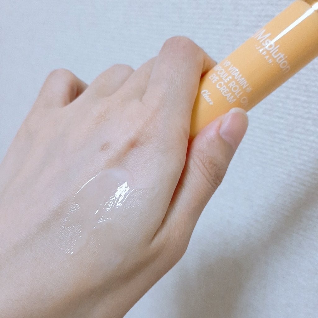 V9ビタミンアンプルロールオンアイクリームクリア|jmsolution Japanの口コミ ボタンを押すと、ステンレスボールの周りから1回