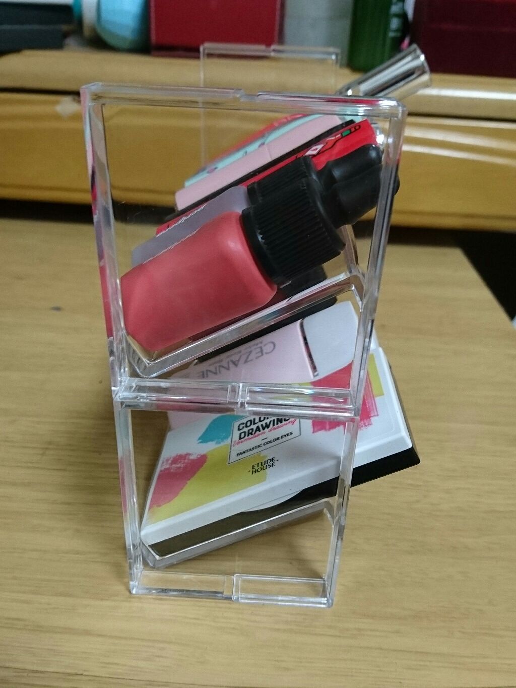 ボトルスタンド|キャンドゥの口コミ 超優秀!100均で買えるおすすめコスメ!〈収納〉再掲載です キャンドゥ ボトルスタンドatype