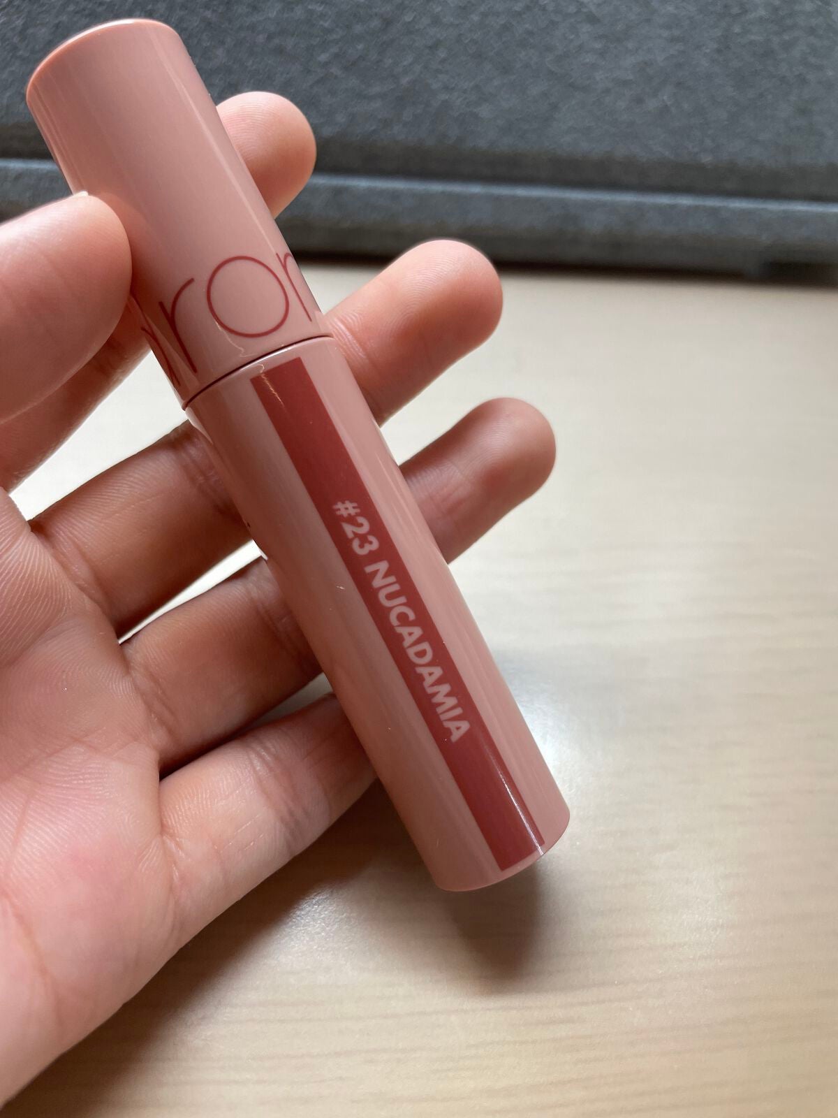 ジューシーラスティングティント 23 Nucadamia|romandndの口コミ「イエベにおすすめの口紅!romandndのジューシーラスティング