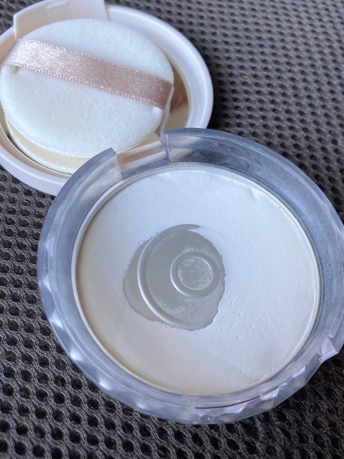 毛穴レスパウダー|cezanneの口コミ 混合肌におすすめのプレストパウダー!メモ Cezanneの毛穴レスパウダー。 By あぷさ 