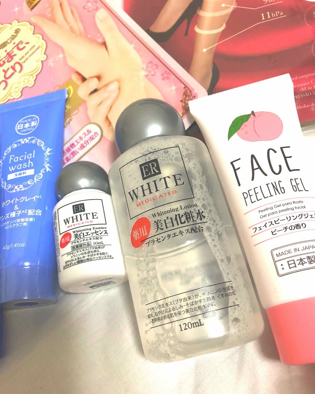 Daisoのスキンケア・基礎化粧品 フェイスピーリングジェル ピーチの香り&薬用美白 美容液を使った口コミ 色白目指す、維持の方はおすすめ🌟