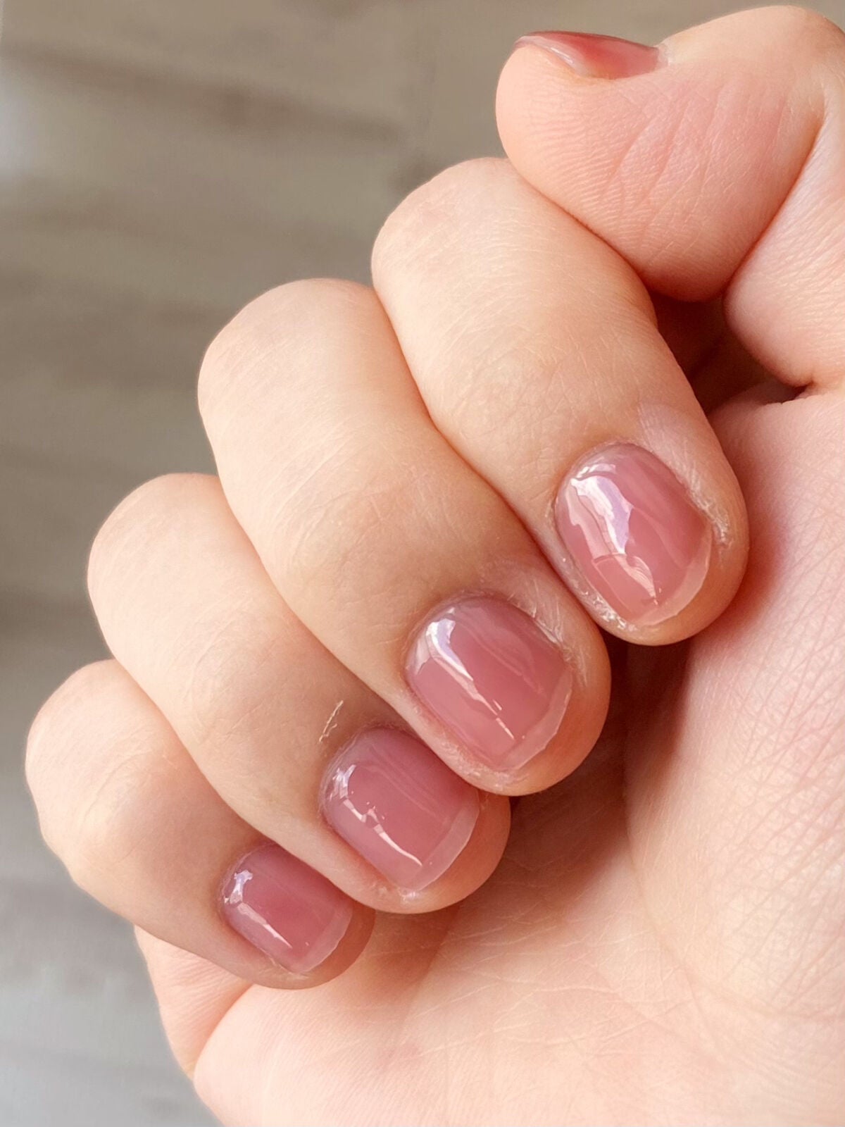 ジェルミーワン・daisoのマニキュアを使った口コミ ♡ちゅるんと艶感のおしゃれなワンカラーネイル清潔感溢れる大人カワイイが作れちゃう♡