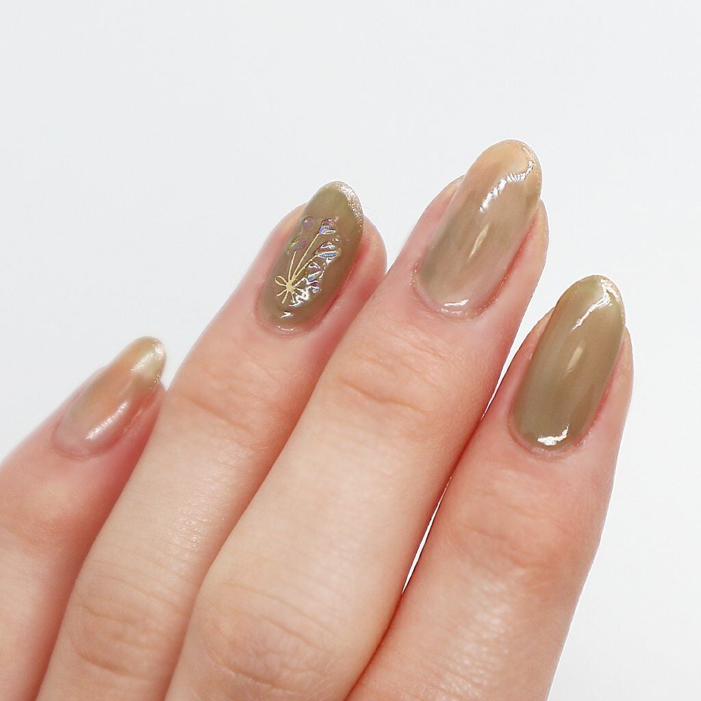 パラドゥ・the Polishのマニキュアを使った口コミ アンニュイ𓂃܀𓇬 Green Nail 🤍 By 𝑚𝑒𝑟𝑐𝑒 Lips
