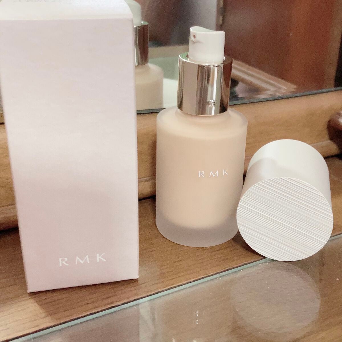 Rmk リクイドファンデーション フローレスカバレッジ|rmkの色味は?色選びの参考になる口コミ Rmk リクイドファンデーション