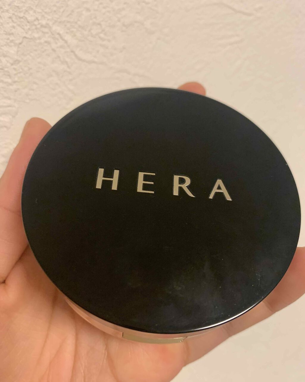 ブラック クッション|heraの使い方を徹底解説 乾燥肌におすすめのクッションファンデーション!heraのブラッククッションファンデ使って
