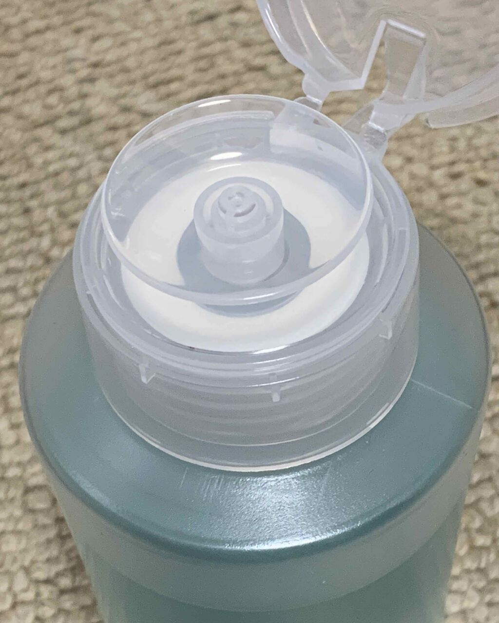 ワンプッシュディスペンサーボトル|daisoの口コミ 超優秀!100均で買えるおすすめスキンケアグッズ!daisoのワンプッシュ式