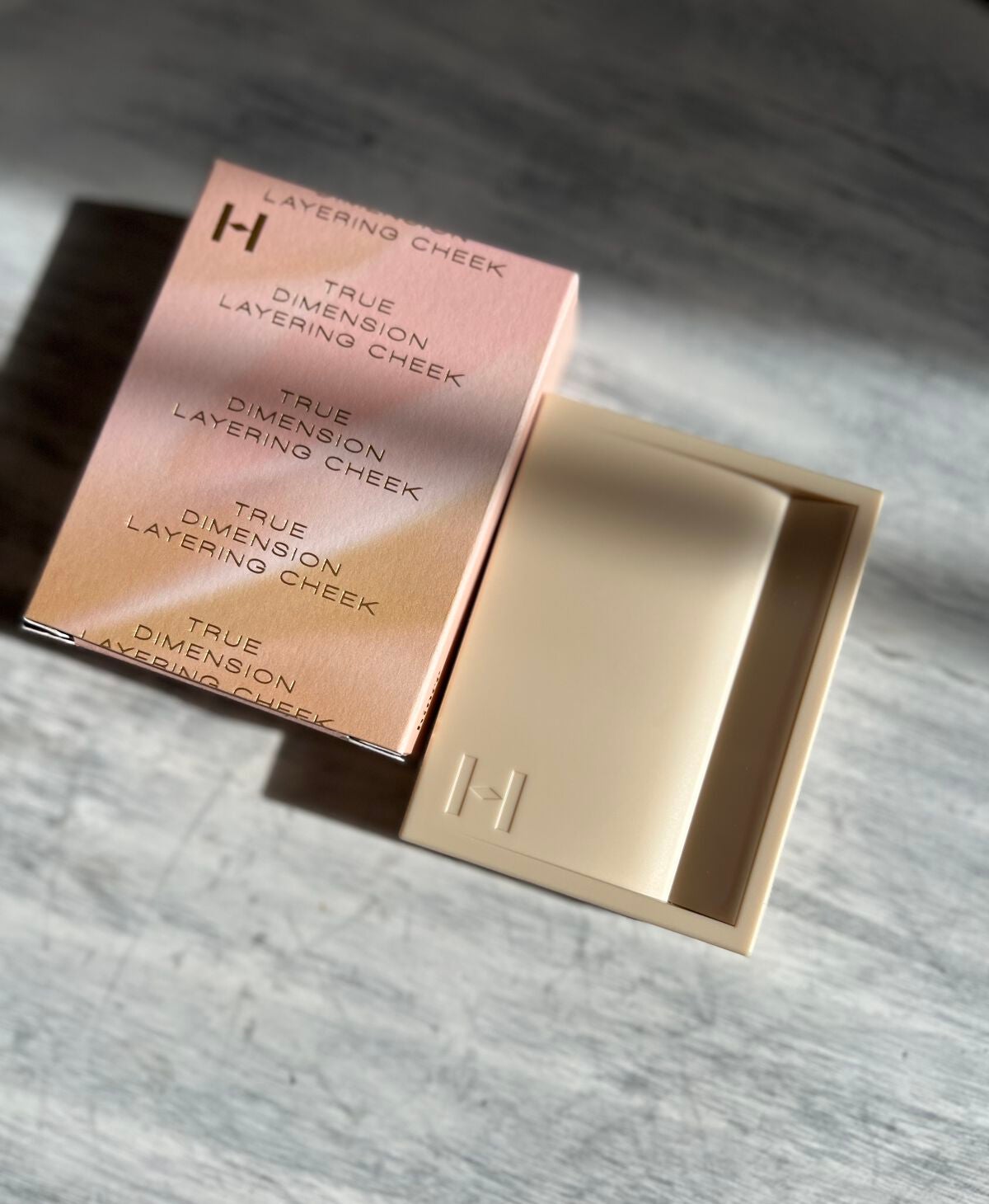 トゥルーディメンションレイヤリングチーク|hinceの口コミ 2種の異なる質感が楽しめるチーク By Kana 𓂃 𓈒𓏸 混合肌 Lips