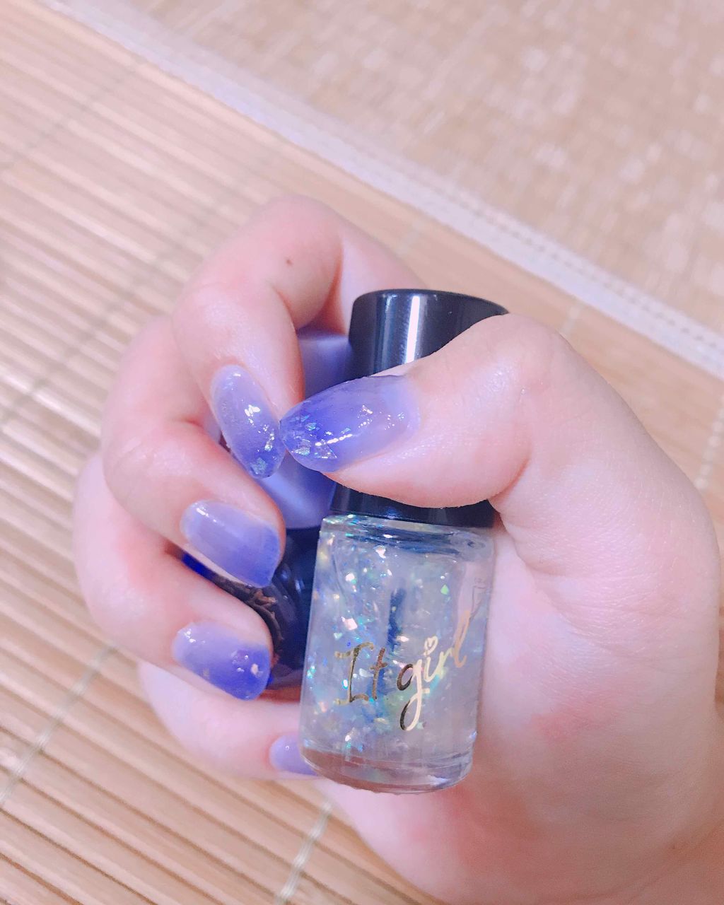 Art Collection・daisoのマニキュアを使った口コミ Daisoネイル 今流行りのサンリオネイルでりんご飴ネイルしてみました🍎
