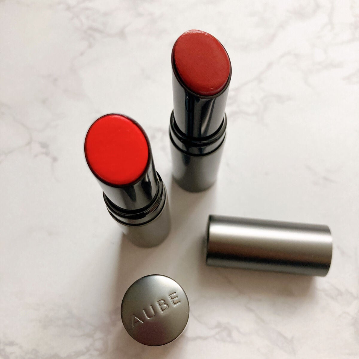 【新色レビュー】タイムレスカラーリップ|オーブの人気色を比較 タイムレスカラーリップ2色をスウォッチ💄 By ヨ シ タ ニ エ マ