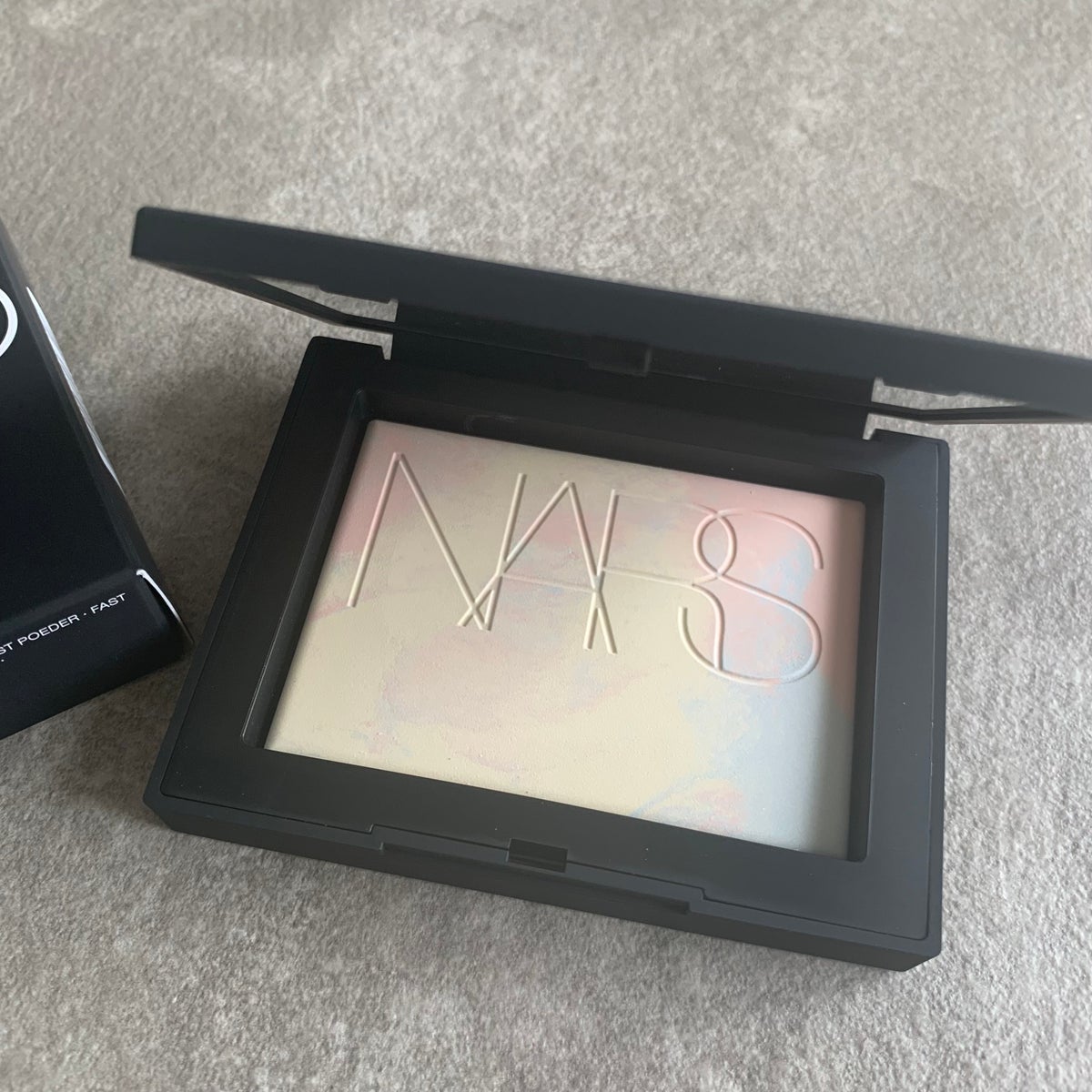 【限定プレストパウダー】ライトリフレクティング プリズマティックパウダー|narsの口コミ Nars ライトリフレクティング
