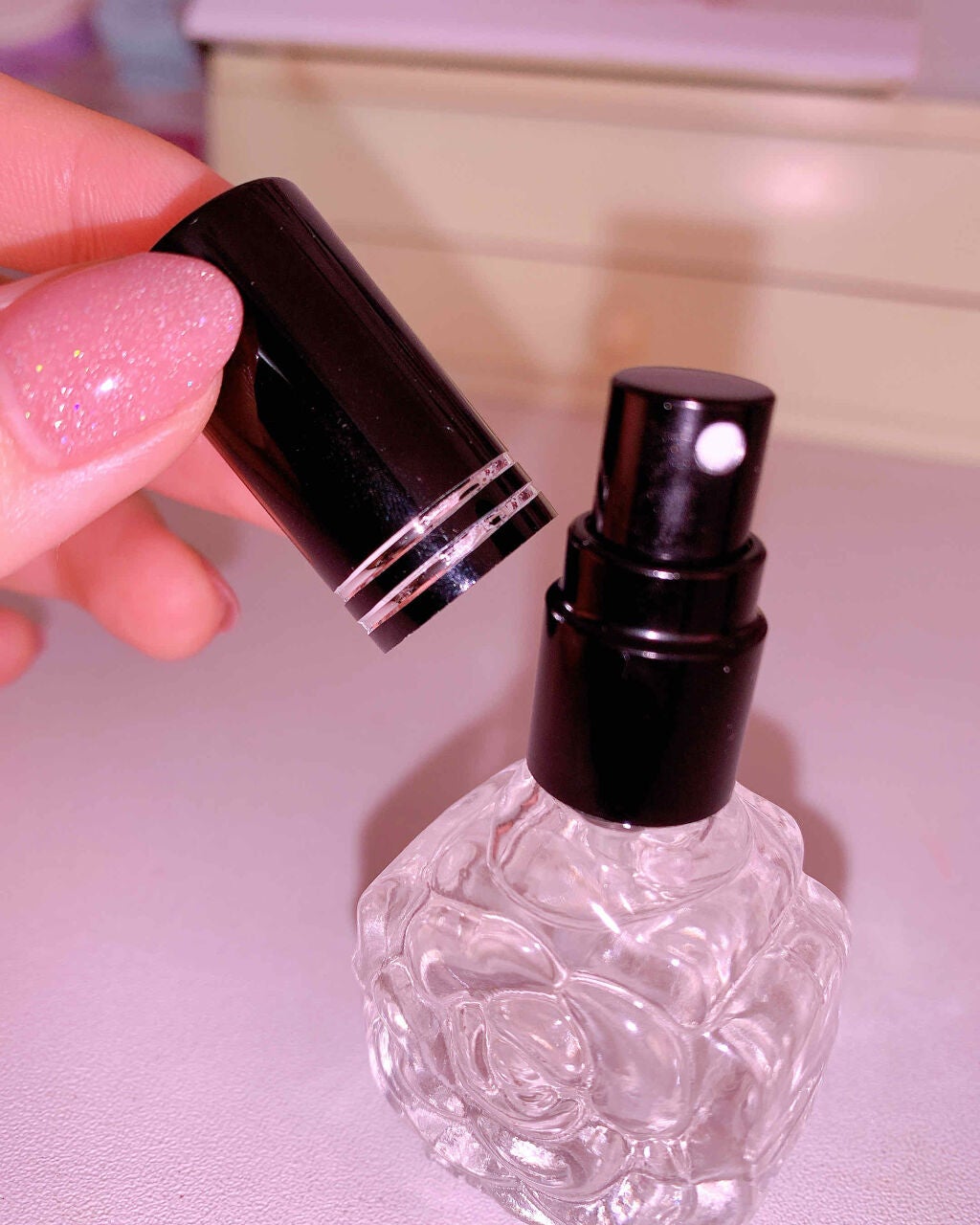 ローズ ガラスアトマイザー|キャンドゥを使った口コミ 「🥀【薔薇】【香水瓶】【アトマイザー】【キャンドゥ】【ホワイトムスク】🥀 」 By