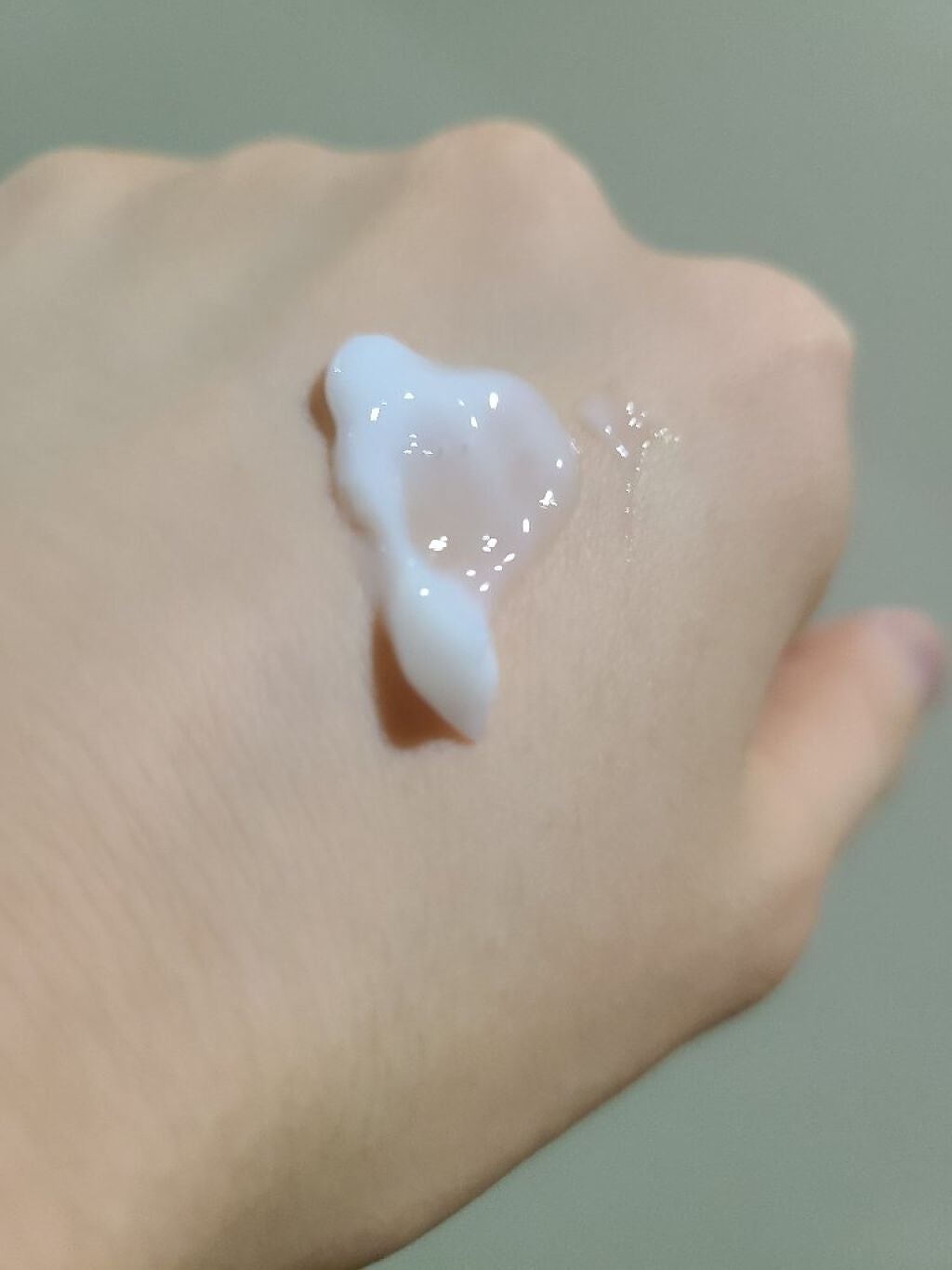 Ccミルク|エッセンシャルの使い方を徹底解説 エッセンシャルのccミルクを購入しました By チニ敏感肌20代後半 Lips
