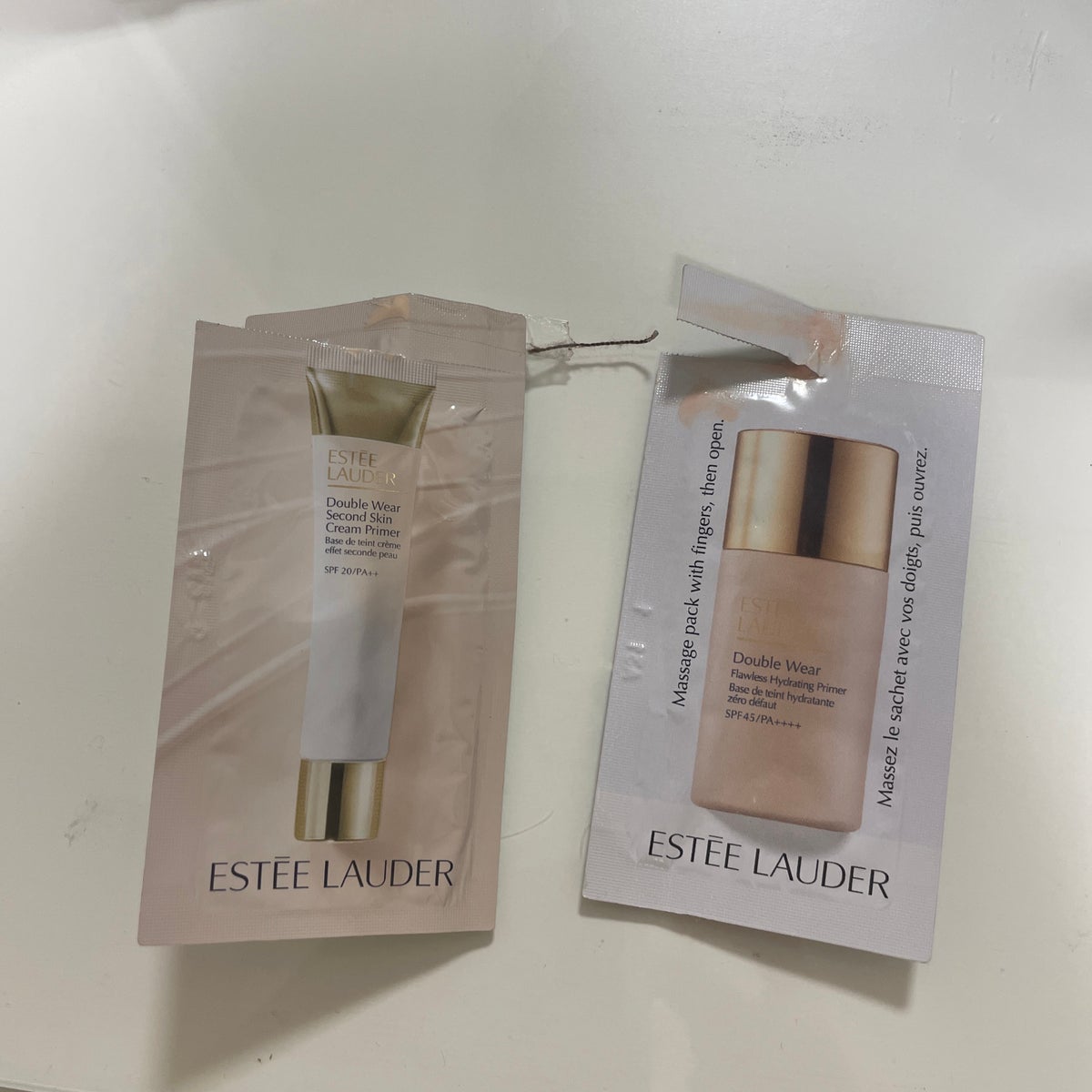 Estee Lauderの化粧下地 ダブル ウェア フローレス ハイドレーティング プライマー他、1商品を使った口コミ 半々塗っていった